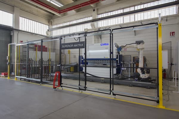 Robotic bending: advantages and limits